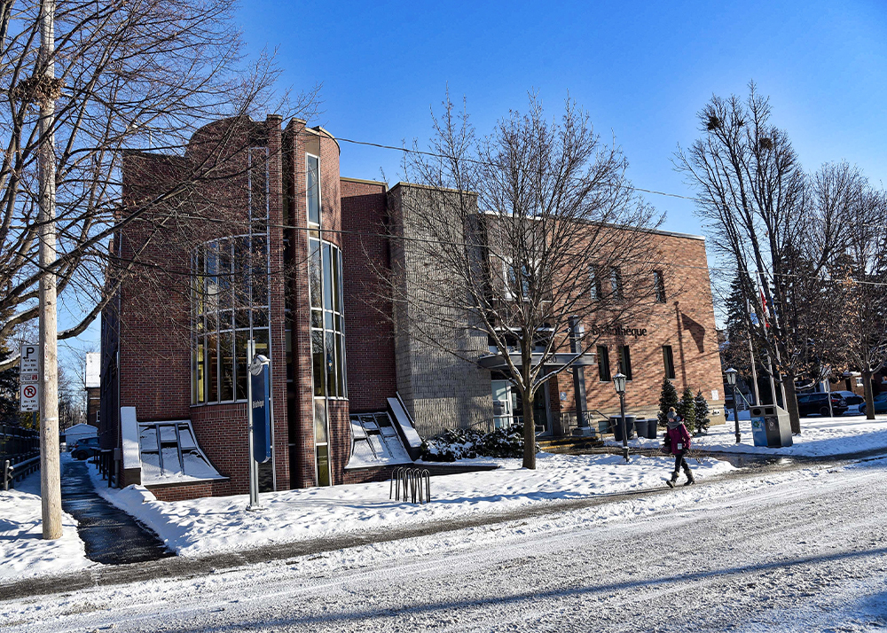 Ville de Saint-Lambert | Library (building)